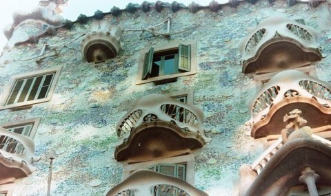 10 Exciting Attractions You Must See In Barcelona, Spain | Suitcases ...